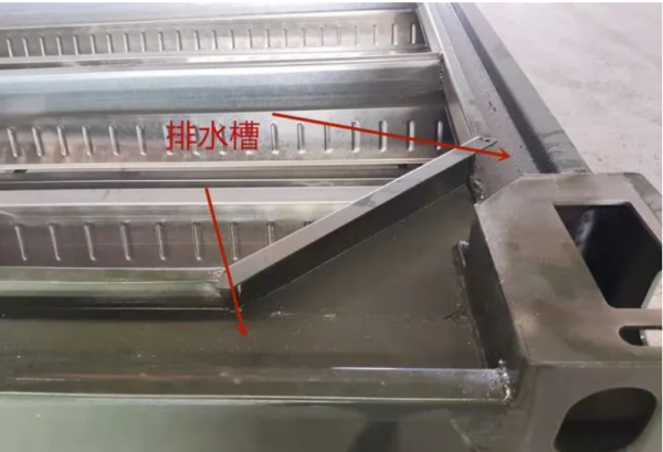 How do prefab homes drain